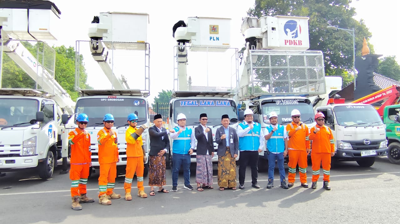 PLN dan Dinas PKPLH Kudus Bakal Pangkas Pohon yang Berpotensi Ganggu ...